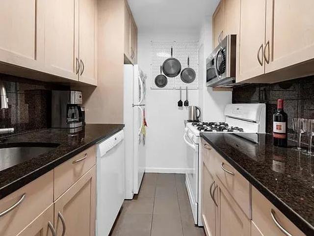 1 Bedroom Apartment for Rent at Central Park W #5H, New York, NY 10025 Upper West Side