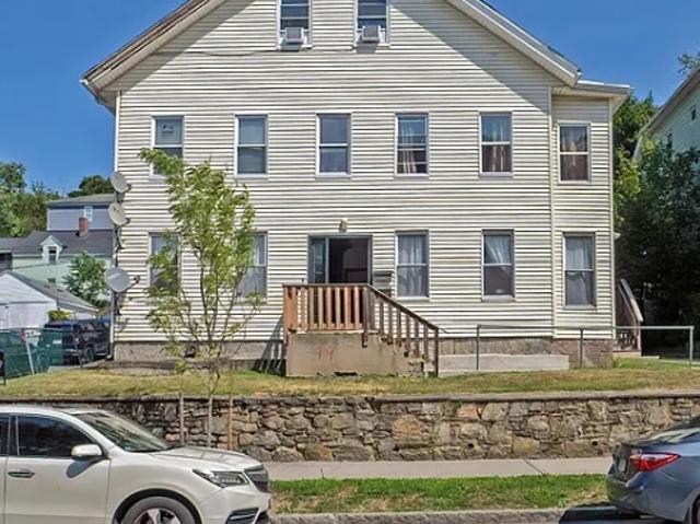 1 Bedroom Apartment for Rent at Farwell St #1, Worcester, MA 01605 Bell Hill