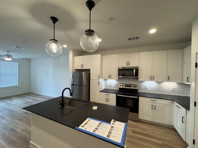 1 Bedroom Apartment for Rent at Gruene Rd & Gruene Vineyard Crossing #1 1213, New Braunfels, TX 78130