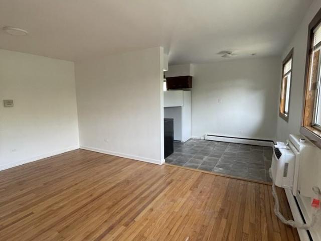 1 Bedroom Apartment for Rent at 1410 W Juneway Ter #2A, Chicago, IL 60626 Rogers Park