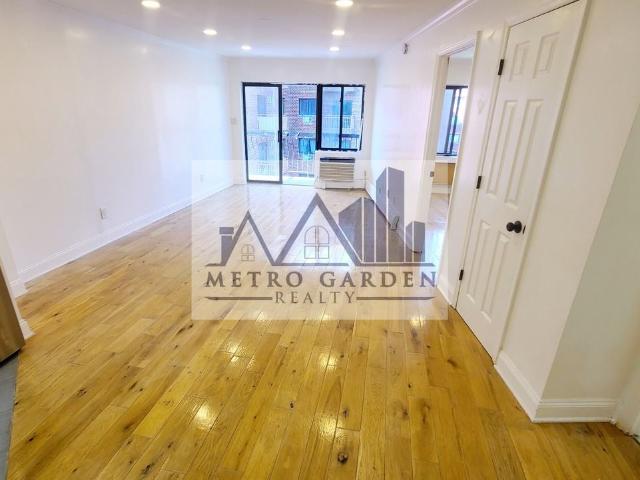 1 Bedroom Apartment for Rent at 141 13 85th Road #3R, New York, NY 11435 Briarwood