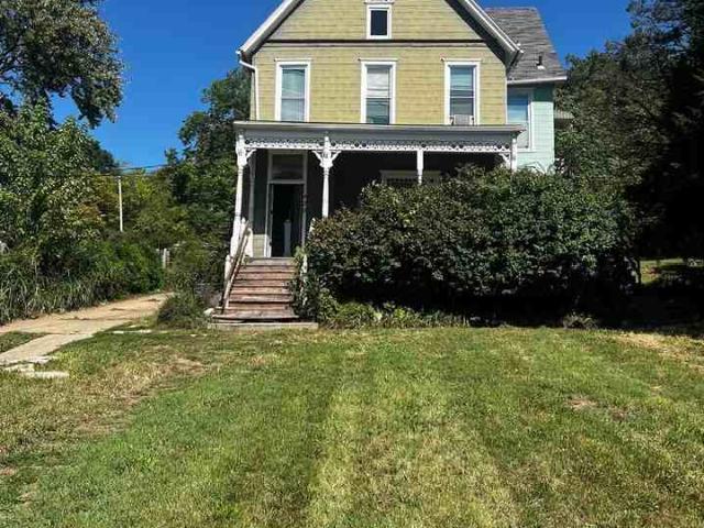 1 Bedroom Apartment for Rent at 1420 W 37th Ave, Kansas City, KS 66103 Shawnee Heights