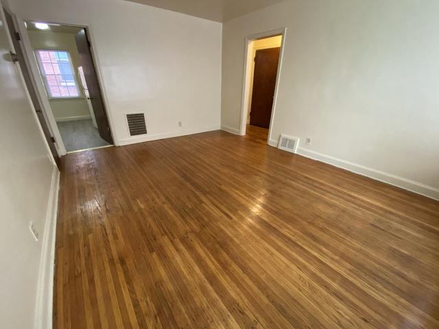 1 Bedroom Apartment for Rent at 1455 South 3rd Street #b3, Louisville, KY 40208 Old Louisville