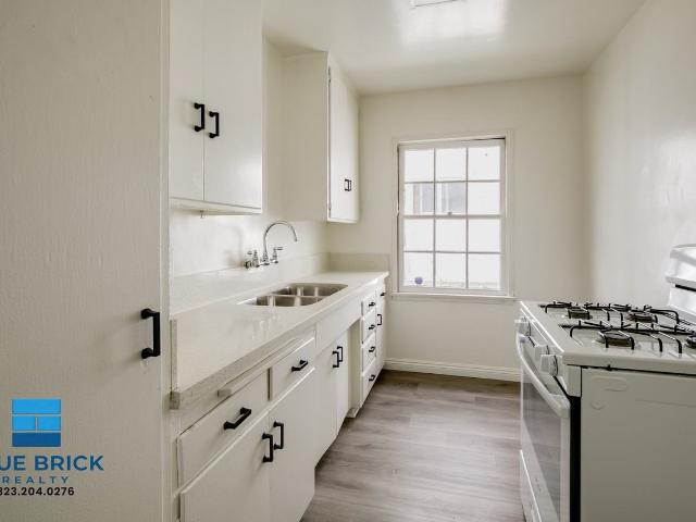 1 Bedroom Apartment for Rent at 145 S Roxbury Dr #1, Beverly Hills, CA 90212 Beverly Hills