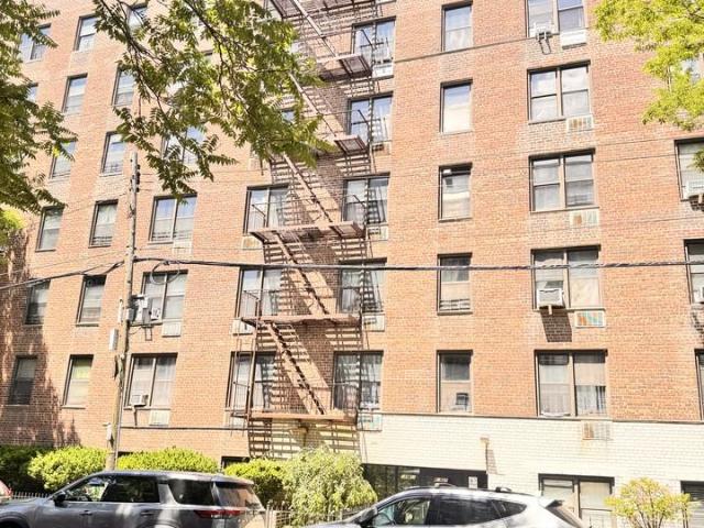 1 Bedroom Apartment for Rent at 149 43 35th Avenue #2H, New York, NY 11354 Flushing