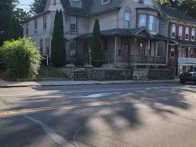 1 Bedroom Apartment for Rent at 14 W Penn Ave #2WEST2ndFL, Wernersville, PA 19565