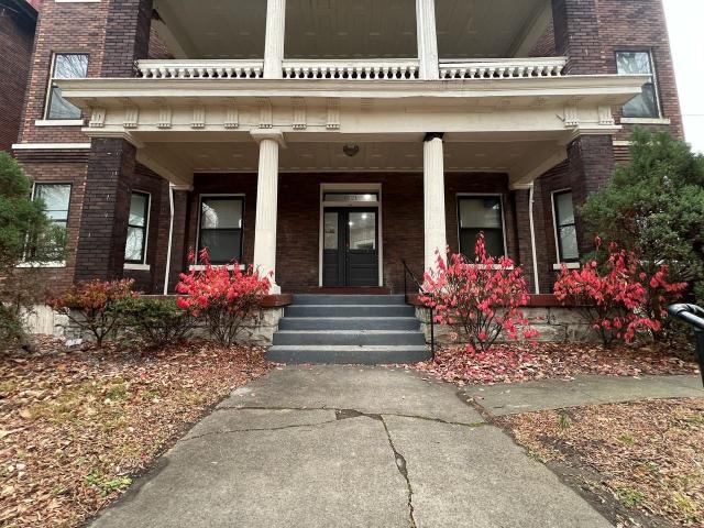 1 Bedroom Apartment for Rent at 1521 S 4th St #8, Louisville, KY 40208 Old Louisville