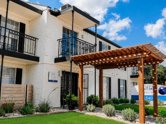 1 Bedroom Apartment for Rent at 1540 Chenault St #1, Dallas, TX 75228