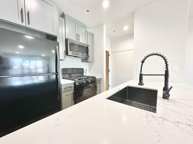 1 Bedroom Apartment for Rent at 1541 Ocean Ave #309, Santa Monica, CA 90401 Downtown Santa Monica