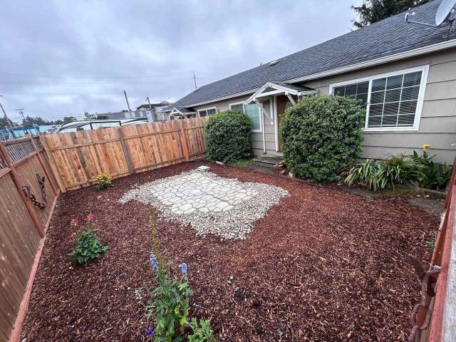 1 Bedroom Apartment for Rent at 156 N Schoneman Ave, Coos Bay, OR 97420