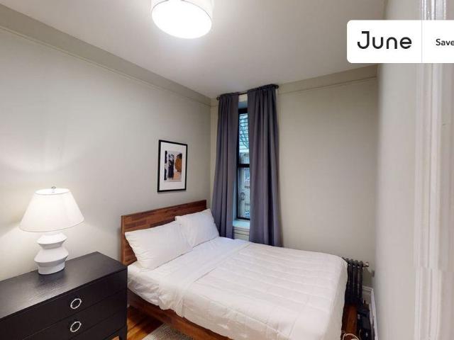 1 Bedroom Apartment for Rent at 15 W 107th St #1, New York, NY 10025 Upper West Side
