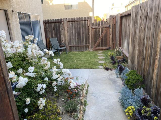 1 Bedroom Apartment for Rent at 16702 Sims Lane #B, Huntington Beach, CA 92649