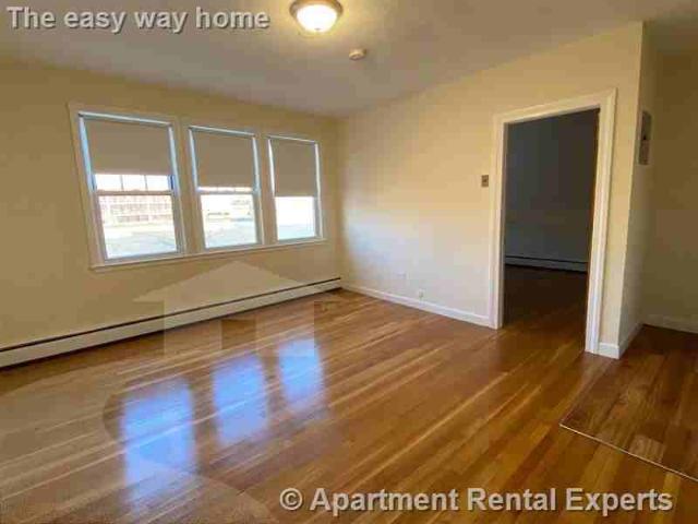 1 Bedroom Apartment for Rent at 168 N Beacon St #2A, Boston, MA 02135 Oak Square