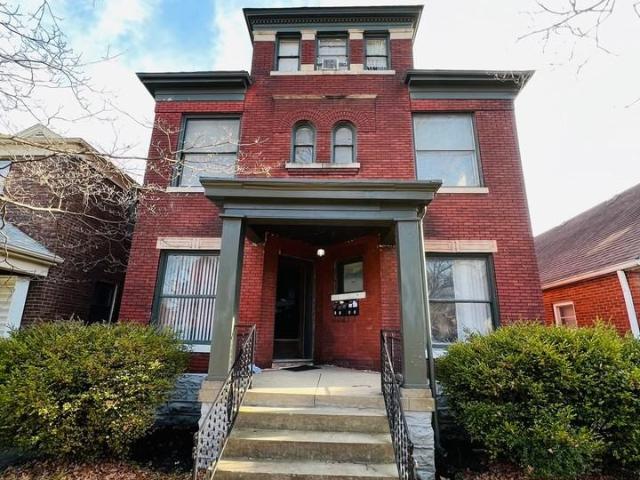 1 Bedroom Apartment for Rent at 1719 S 4th St #1, Louisville, KY 40208 Old Louisville