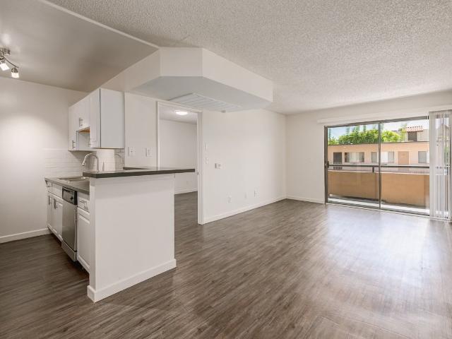 1 Bedroom Apartment for Rent at 1723 Grismer Ave #207, Burbank, CA 91504