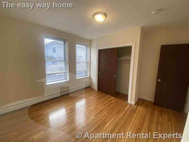 1 Bedroom Apartment for Rent at 176 N Beacon St #1A, Boston, MA 02135 Oak Square