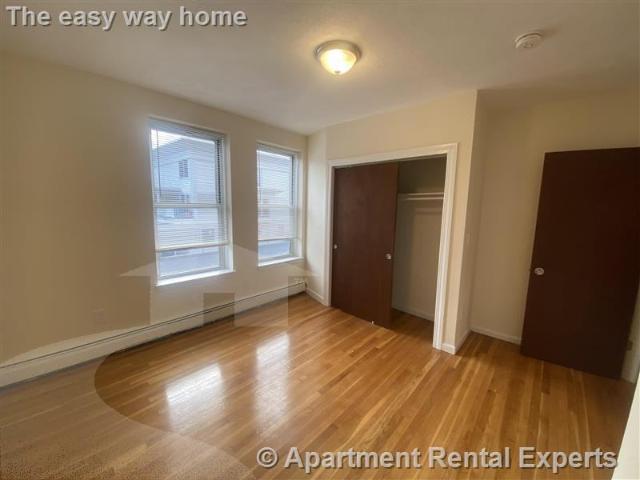 1 Bedroom Apartment for Rent at 176 N Beacon St #1A, Boston, MA 02135 Oak Square