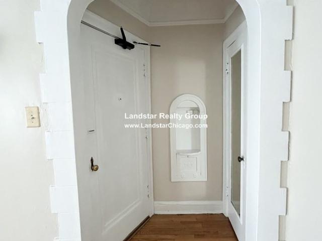 1 Bedroom Apartment for Rent at 1806 West Farwell Avenue #3B, Chicago, IL 60626 Rogers Park