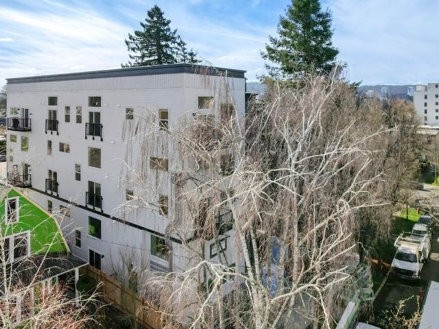 1 Bedroom Apartment for Rent at 1820 Ne Davis St #106, Portland, OR 97232 Kerns