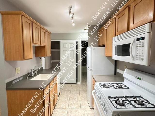 1 Bedroom Apartment for Rent at 1855 N Cambridge Ave #103, Milwaukee, WI 53202 Lower East Side