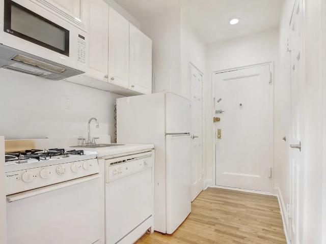 1 Bedroom Apartment for Rent at 186 E 3rd St #4HK, New York, NY 10009 East Village
