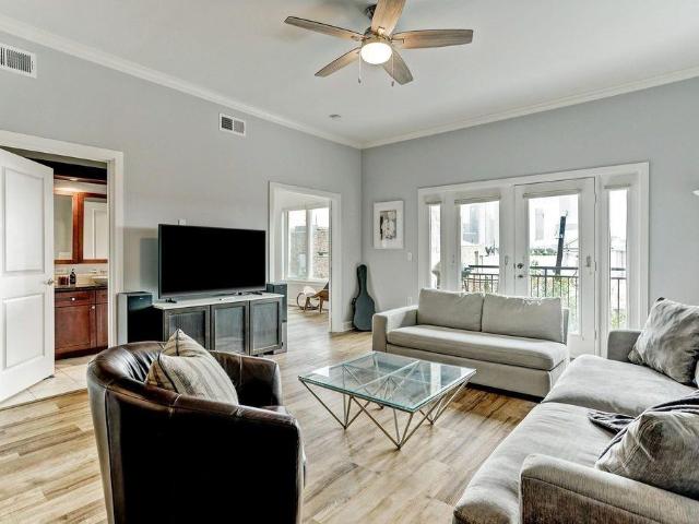 1 Bedroom Apartment for Rent at 1900 Genesee Street #20.25, Houston, TX 77006 Fourth Ward