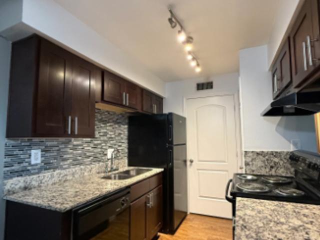 1 Bedroom Apartment for Rent at 1901 Lakeview Cir #1, Lewisville, TX 75057