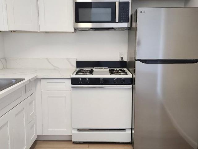 1 Bedroom Apartment for Rent at 1917 Vanderbilt Ln #5, Redondo Beach, CA 90278 North Redondo Beach