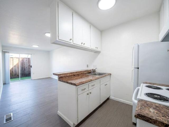 1 Bedroom Apartment for Rent at 1936 Blake St #12, Berkeley, CA 94704
