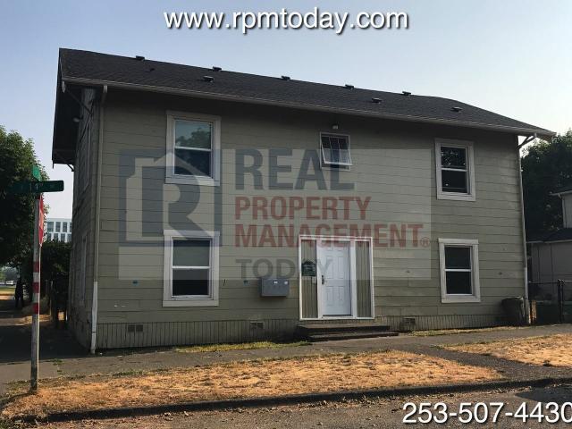 1 Bedroom Apartment for Rent at 1002 S 14th St #1, Tacoma, WA 98405 New Tacoma