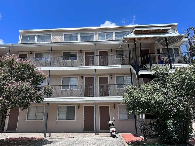 1 Bedroom Apartment for Rent at 1010 W 23rd St #10, Austin, TX 78705 West University