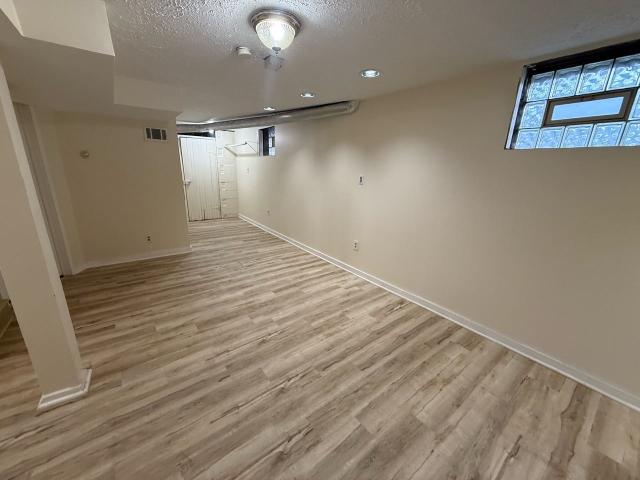 1 Bedroom Apartment for Rent at 1013 Celina Ave #8, Akron, OH 44307 Lane Wooster