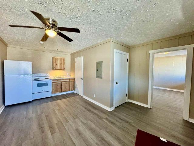 1 Bedroom Apartment for Rent at 1018 W Lexington Ave #20, Winchester, KY 40391