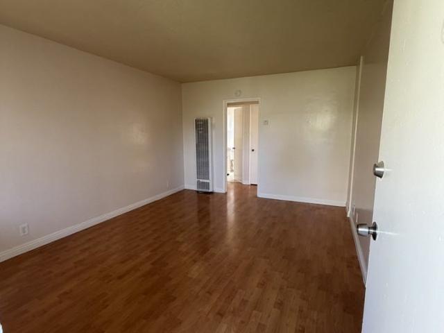 1 Bedroom Apartment for Rent at 1020 East 12th Street #6, Long Beach, CA 90813 Saint Mary