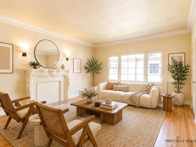 1 Bedroom Apartment for Rent at 1056 S Genesee Ave #4, Los Angeles, CA 90019 PICO