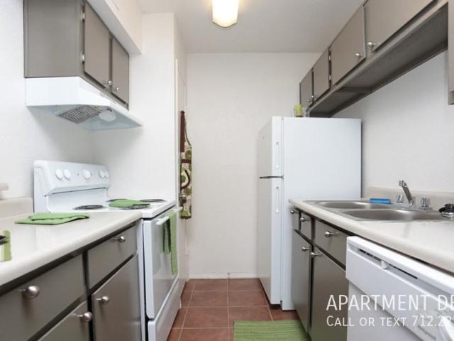 1 Bedroom Apartment for Rent at 10915 Gulf Fwy #3094, Houston, TX 77034 Edgebrook