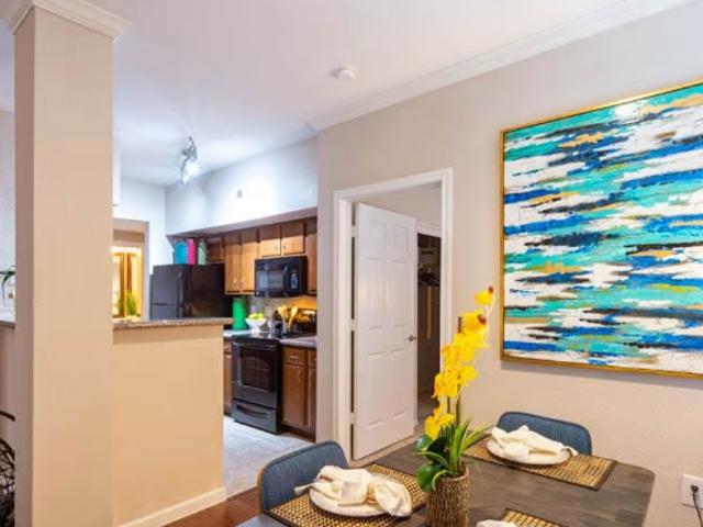1 Bedroom Apartment for Rent at 10 Oak Ct #2145B, Houston, TX 77006 Midtown