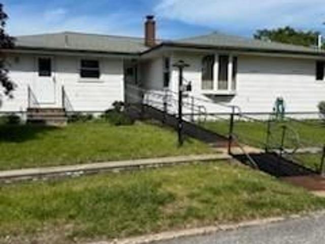 1 Bedroom Apartment for Rent at 10 Holland St #2, Cranston, RI 02920