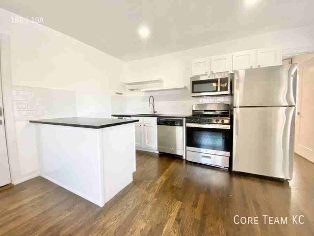 1 Bedroom Apartment for Rent at 110 E 40th St #310, Kansas City, MO 64111 Southmoreland