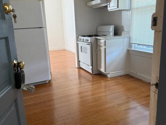 1 Bedroom Apartment for Rent at 1114 Poinsettia Dr, West Hollywood, CA 90046 West Hollywood