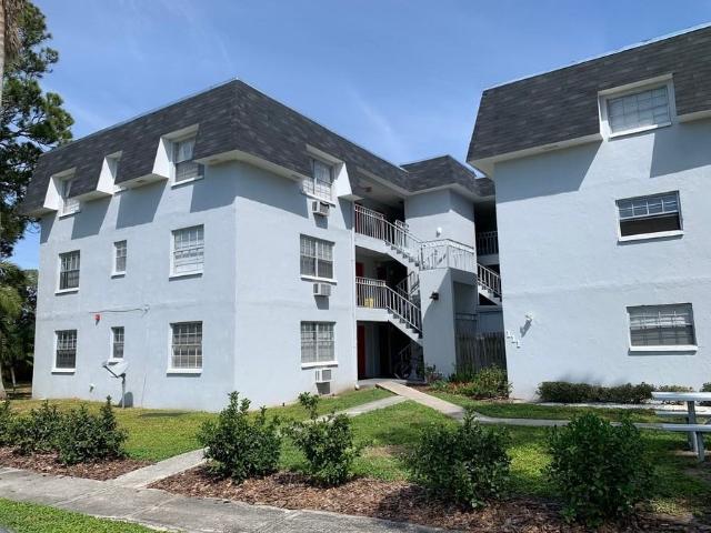 1 Bedroom Apartment for Rent at 111 Sw Madison Cir N #206, St. Petersburg, FL 33703 Edgemoor