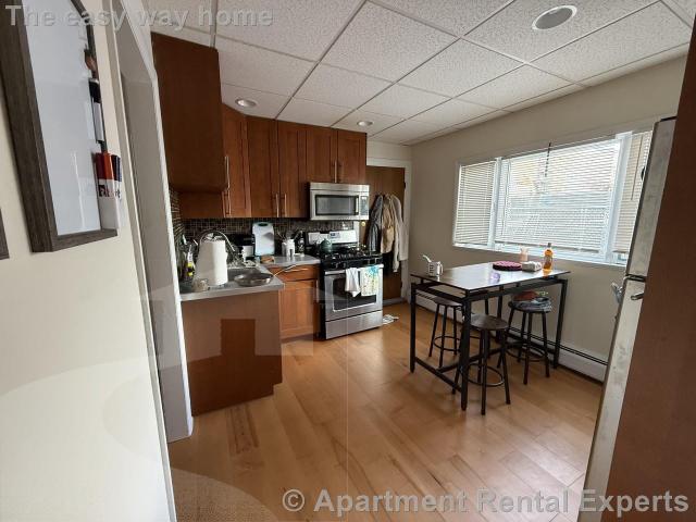 1 Bedroom Apartment for Rent at 112 Thurston St #2, Somerville, MA 02145 Winter Hill