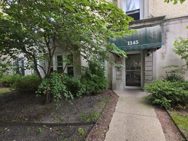 1 Bedroom Apartment for Rent at 1145 W Morse Ave #301, Chicago, IL 60626 Rogers Park