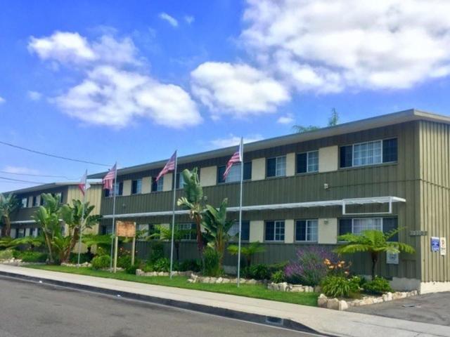 1 Bedroom Apartment for Rent at 12142 Manor Dr #E, Hawthorne, CA 90250 North Hawthorne