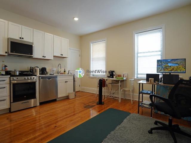 1 Bedroom Apartment for Rent at 1218 Commonwealth Ave #18, Boston, MA 02134 Commonwealth