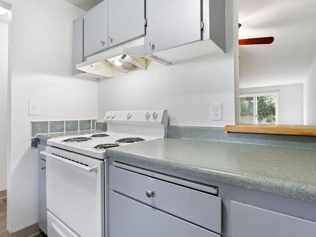 1 Bedroom Apartment for Rent at 12430 Ne Glisan St #02, Portland, OR 97230 Hazelwood