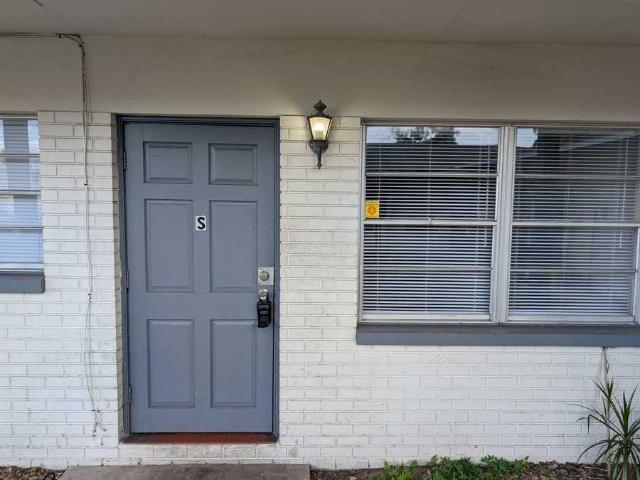 1 Bedroom Apartment for Rent at 124 S Montclair Ave Apt S #124S, Brandon, FL 33511