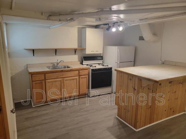 1 Bedroom Apartment for Rent at 1260 Vine St #6, Denver, CO 80206 Cheeseman Park