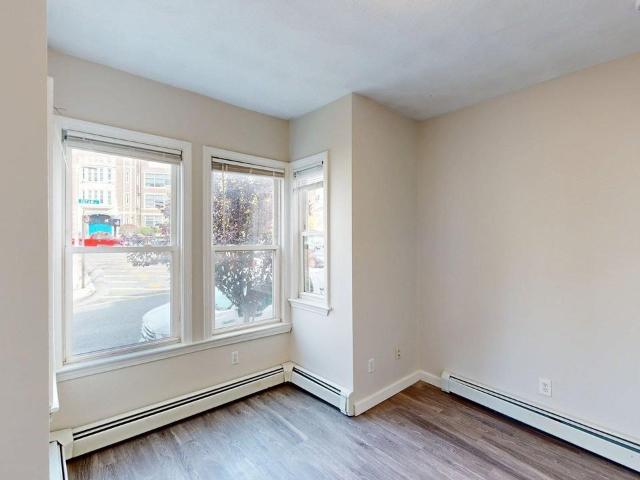 1 Bedroom Apartment for Rent at 129 Eutaw St #3, Boston, MA 02128 Eagle Hill