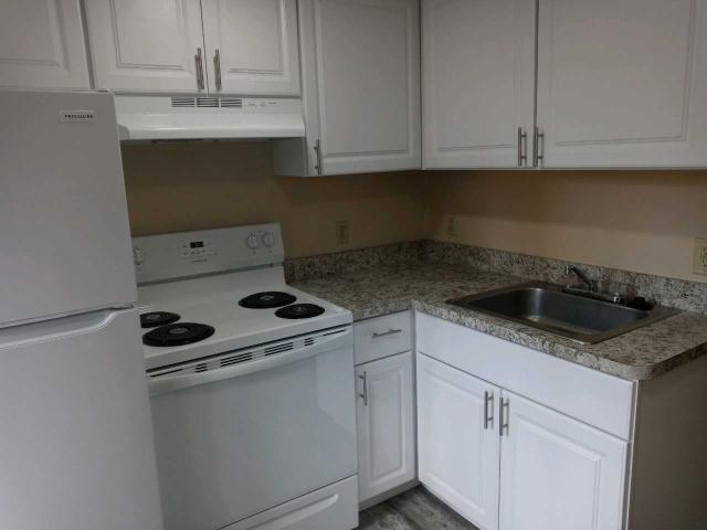 1 Bedroom Apartment for Rent at 12 Monroe Street #B, Westfield, MA 01085